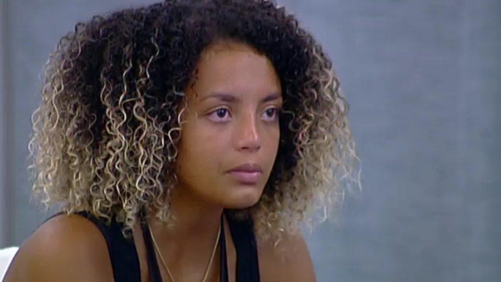 Jéssica do Love on Top 7 troca os pais pelo reality show