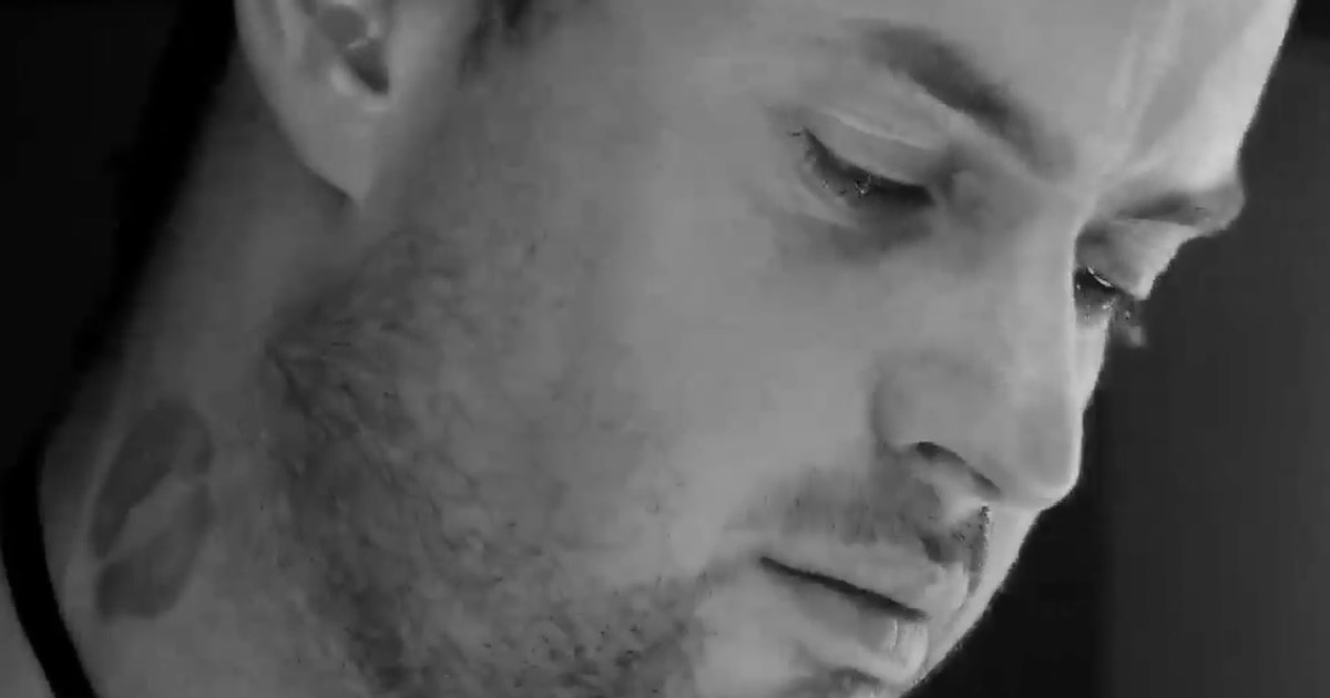 Marco Costa recorda morte do pai: "Nem para o funeral tive dinheiro"