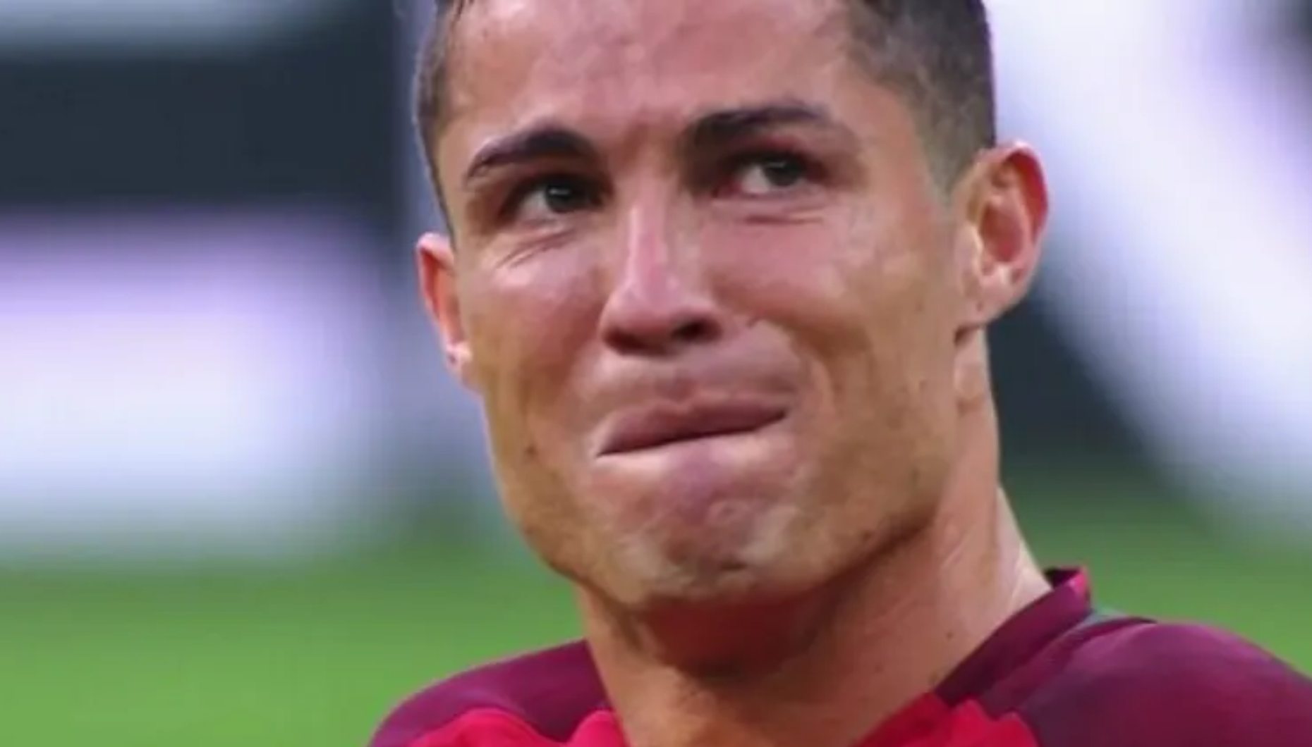 Emocionante! Ronaldo tem fotografia da família nas caneleiras