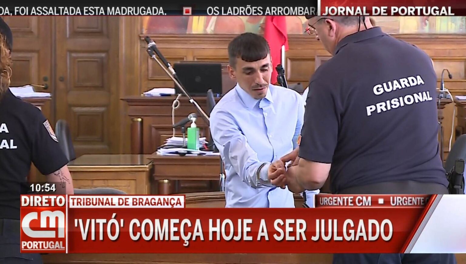 Começou o julgamento! Novas imagens de Vítor Soares na sala de tribunal