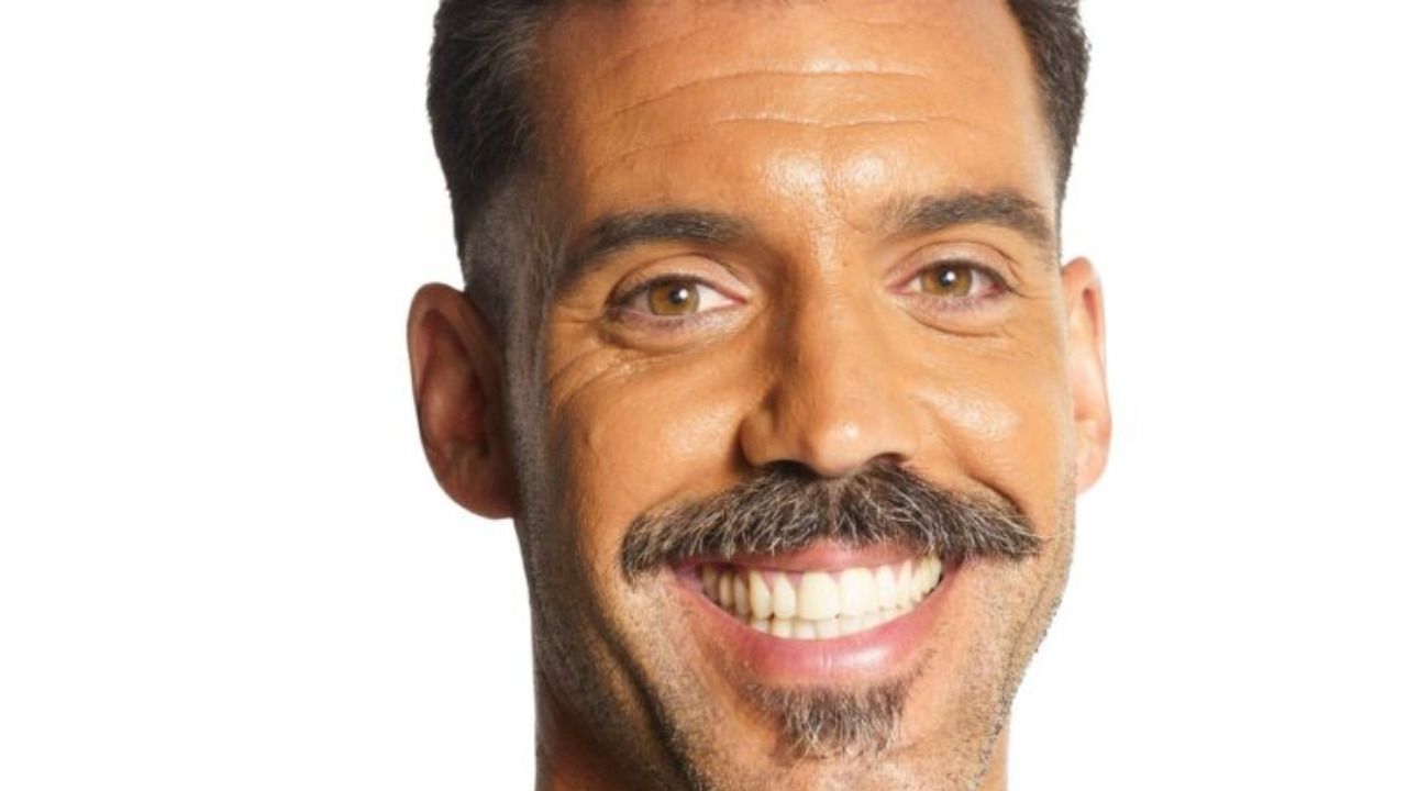 ‘Mesquinho, sibilino e sem coragem’: Adriano Silva Martins destrói ...