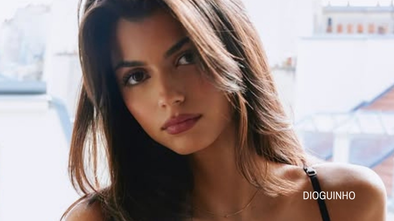 Kika Cerqueira Gomes brilha em campanha da Calvin Klein